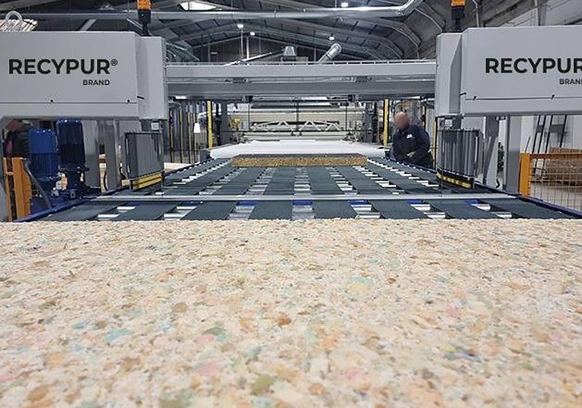 Recypur, talento valenciano que resuelve el problema de los colchones en desuso | Las Provincias